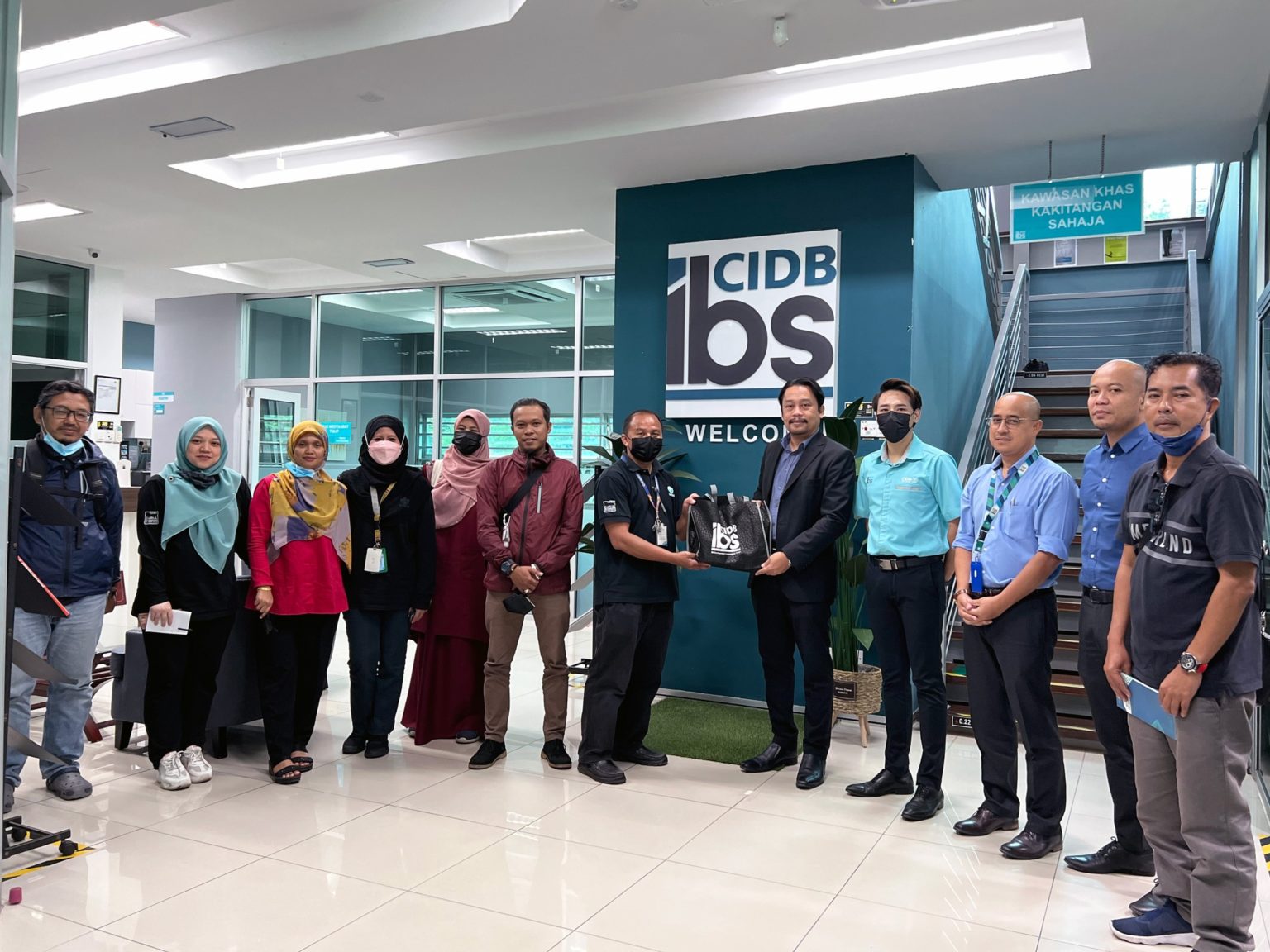 Lawatan Kerja YaPEIM (Official) melalui anak syarikatnya, Darul Sasaran ...